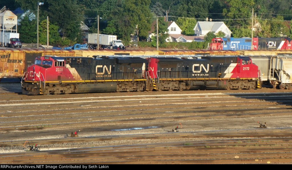 CN 2228